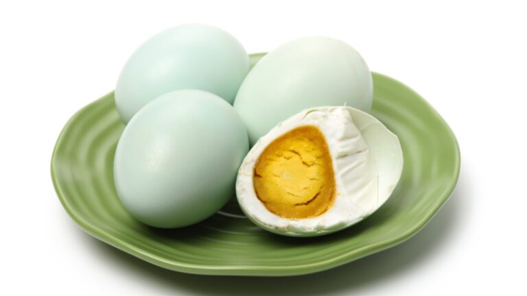 All About Duck Eggs | Are Duck Eggs Healthy to Eat? - Farm and Chill